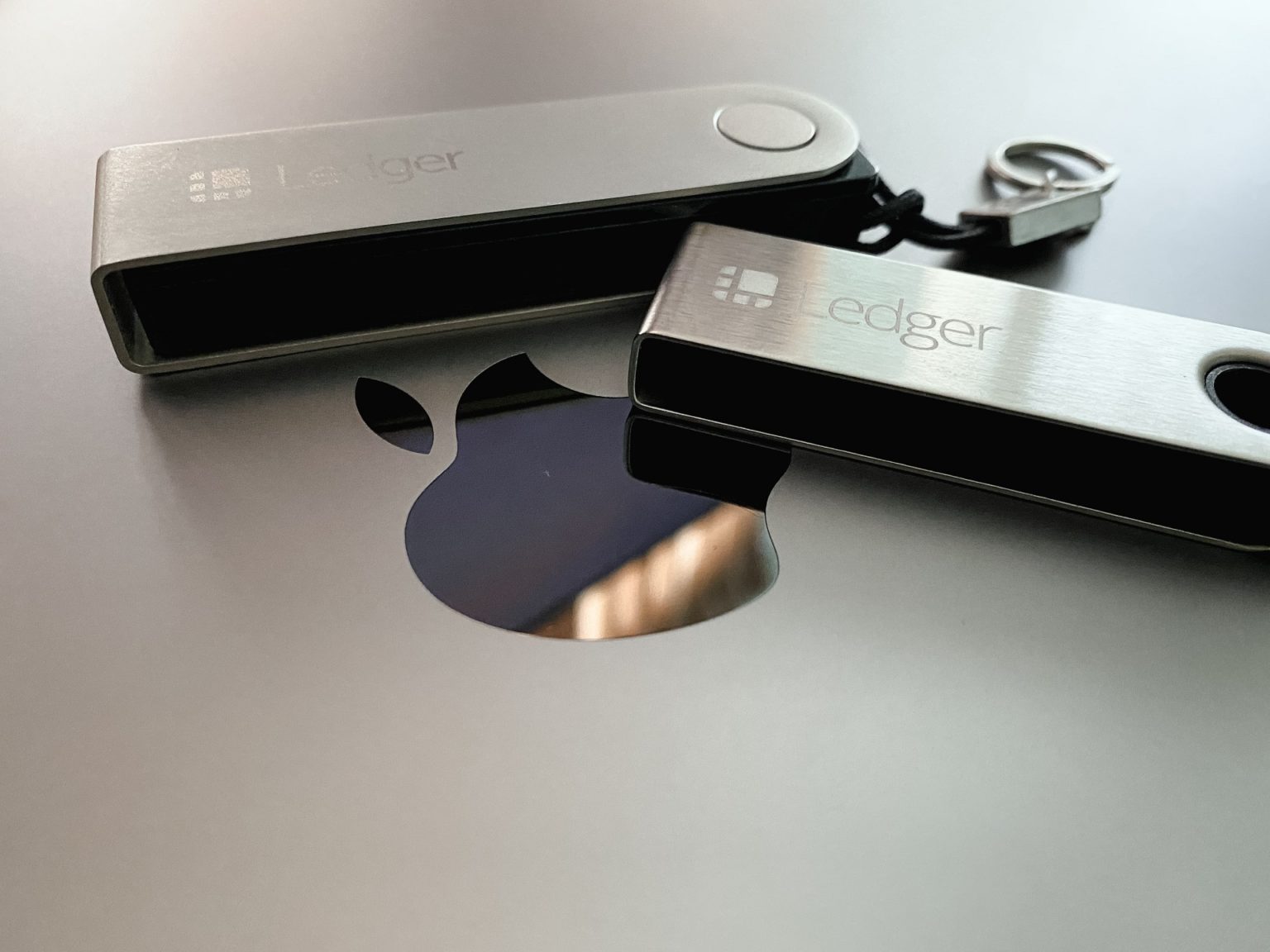 Are Ledger Devices Compatible with Mac Devices? - ChainSec